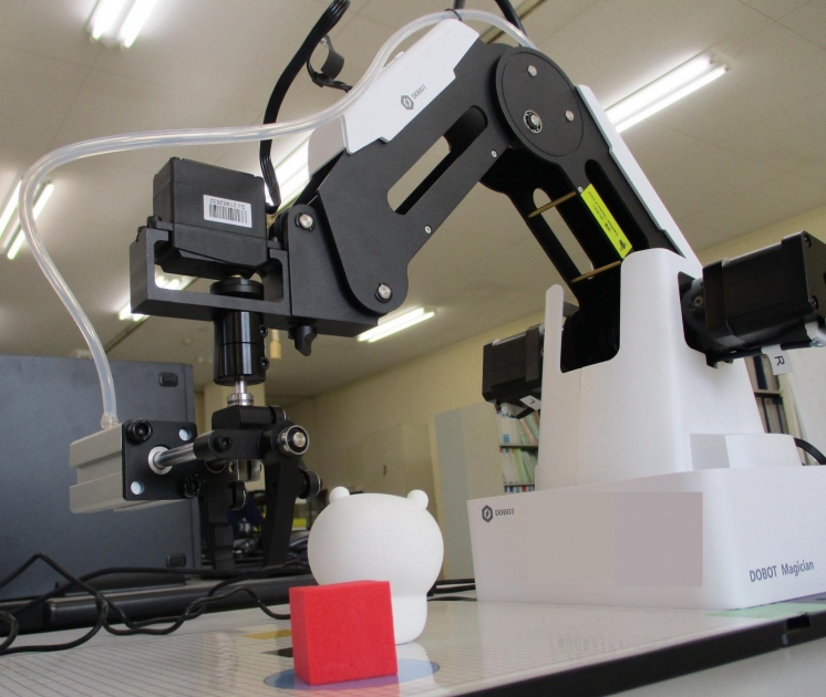 小型ロボットアーム×教育 | 秋田県就活情報サイト Kocchake! (こっちゃけ)