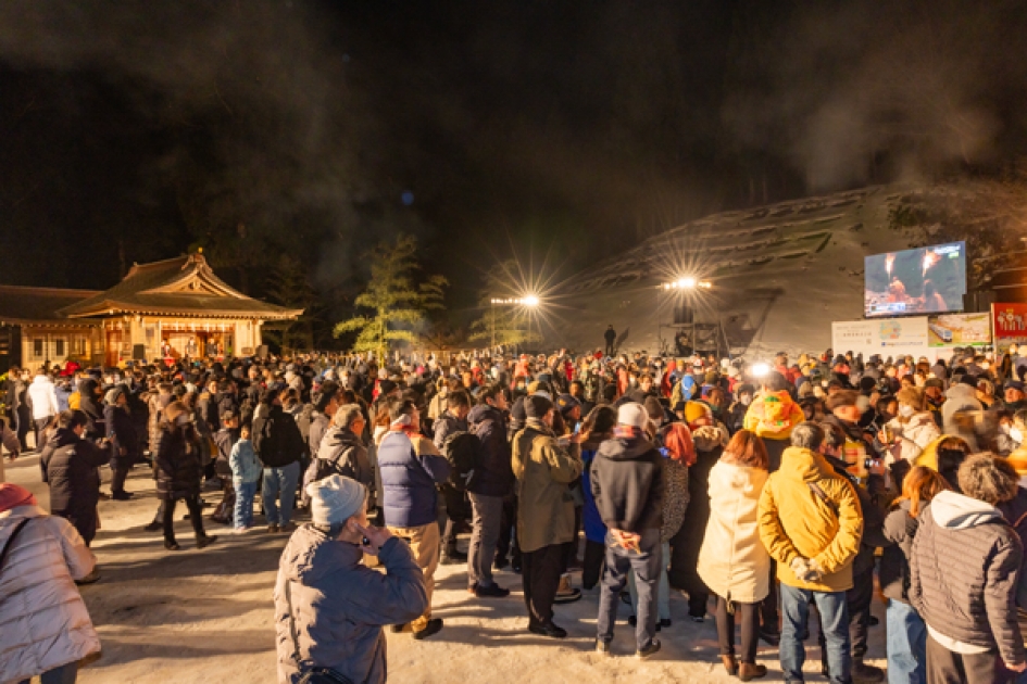 「なまはげ柴灯まつり」勇壮で迫力ある神の使いを堪能 | 秋田県就活情報サイト Kocchake! (こっちゃけ)