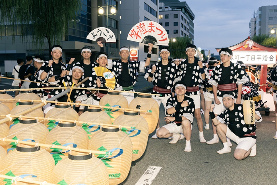 秋田竿燈まつり 心と技が受け継がれる地域の伝統。世代を越えて手から手へ | 秋田県就活情報サイト Kocchake! (こっちゃけ)